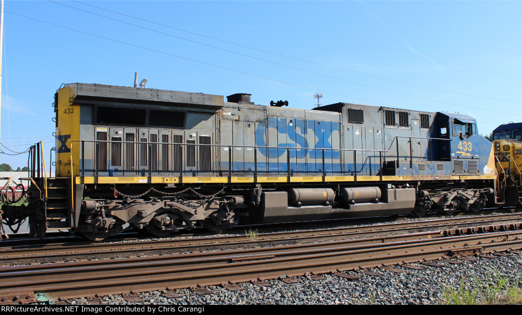 CSXT 433 on Q373-26